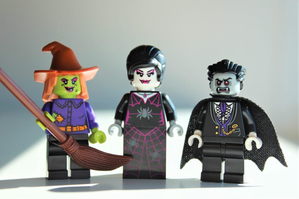 LEGO Halloween Minifig Bundle - The Minifig Club