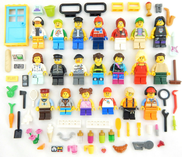 LEGO Big Minifig Bundle - with accessories (7.24 OTO) - The Minifig Club