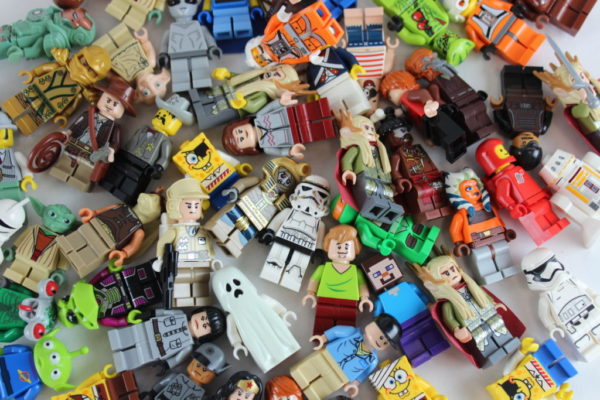 Mega Minifig Bundle - 50 Themed Minifigs and 50 Non-Themed Minifigs ...