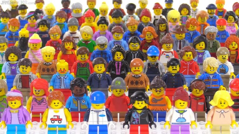 10 Mystery LEGO Minifigs (Random Mixed Parts) - The Minifig Club